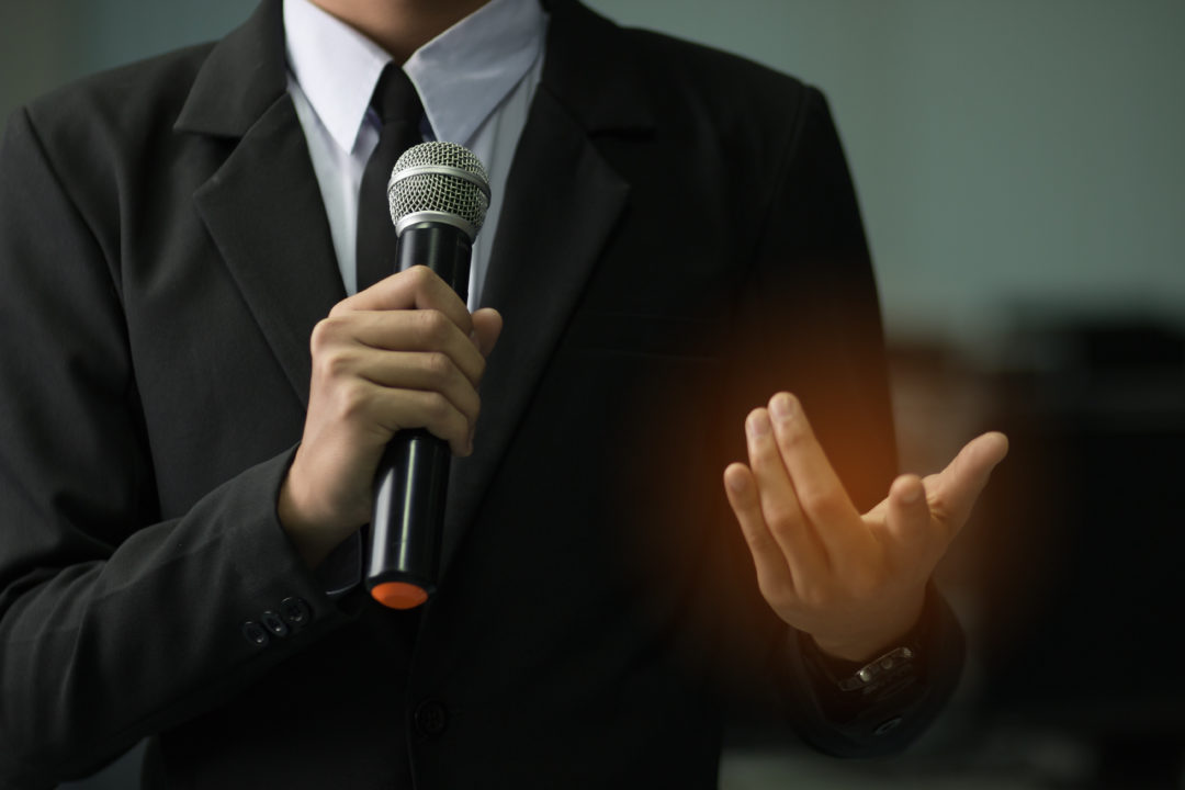 Wie schreibt man eine Rede? - mit diese Anleitung ganz einfach!